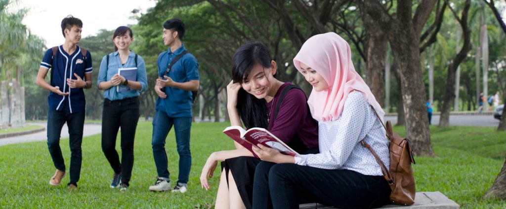 Best Foreign Exchange Student Programs - Financial Treat